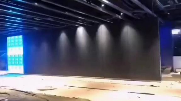 移动式机械轨道LED显示屏#led显示屏创意显示