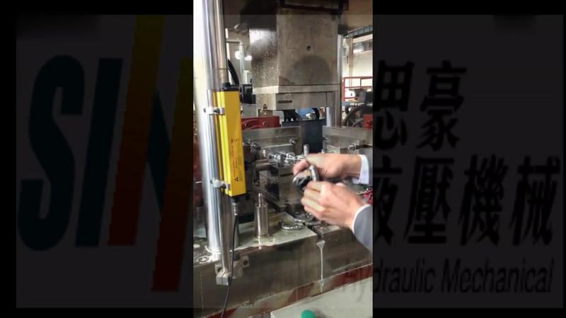 45°不锈钢管件内高压水涨成型液压机_中国水涨设备生产基地_思豪...