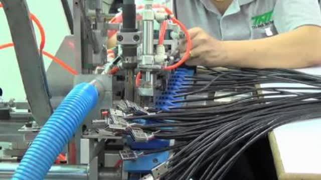 实拍国内数据线生产全过程,一天能做3万根成本不超4块!