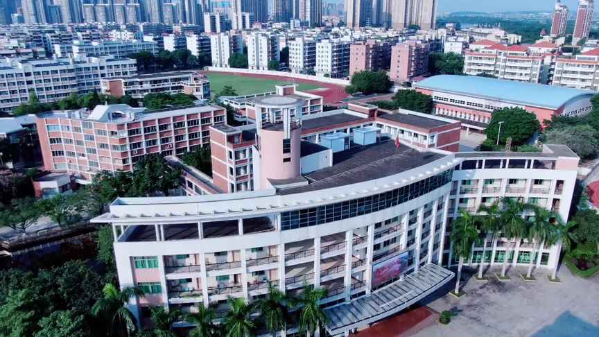 学校,是你以前拼命想走出来,而现在又想回去的地方吗?