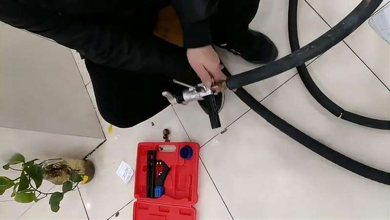 空调铜管扩口器使用操作示范维修配件