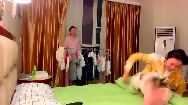 睡觉也要有仪式感,漂亮的湖北女生真麻烦