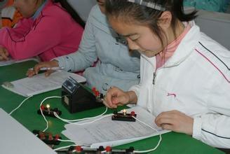 中考物理冲刺:伏安法测小灯泡的电功率和电阻【中考物理微课】