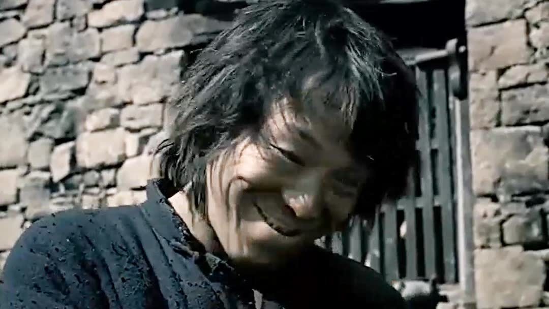 斗牛:黄渤经典表情包出现了,戏里黄渤得到八路牛,笑的一脸娇羞