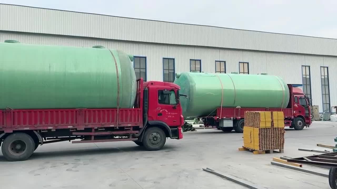 机制缠绕玻璃钢化粪池发货现场