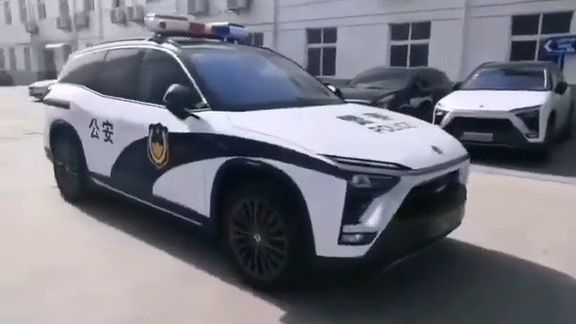蔚来ES8警用车,追犯人半道儿不会没电了吧[允悲]#新能源汽车##电动车#