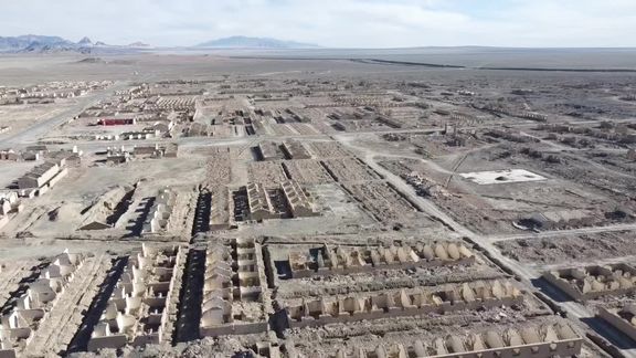 五六十年的阿克塞石油小镇遗址