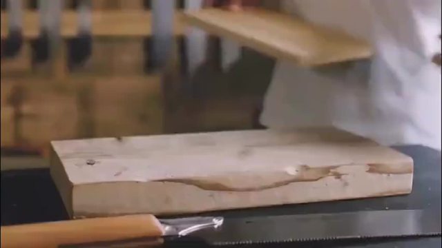 实拍韩国木匠打造精致的木桌全过程,传统木匠工艺太强大了