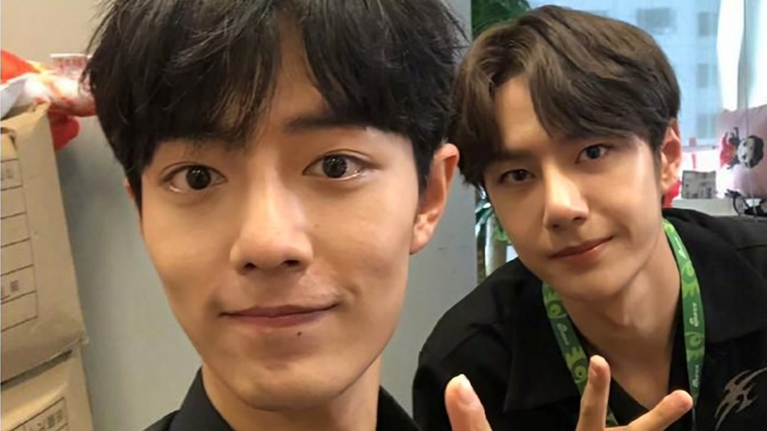 肖战凌晨晒合影为王一博庆生 还在线打假高仿号