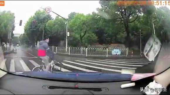 这撞车技术也没有谁能比了