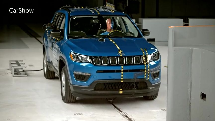 全新JEEP指南者到底安全不安全,看完小范围碰撞测试后你就知道了