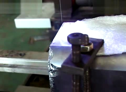 晨虹数控金刚石线切割机床切割单晶硅棒切割单晶硅片视频