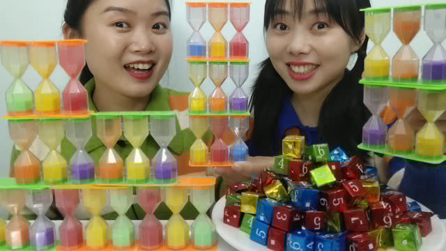 趣味“钻石沙漏计时器糖果玩具”,圆锥相抵细沙流,劝君惜时
