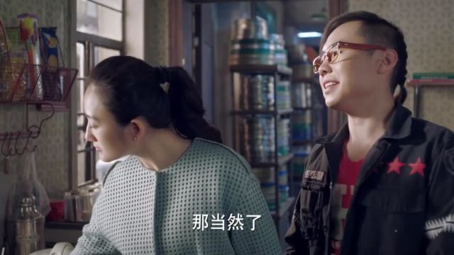 男子在家做家务,也算还亲戚一点人情了吧