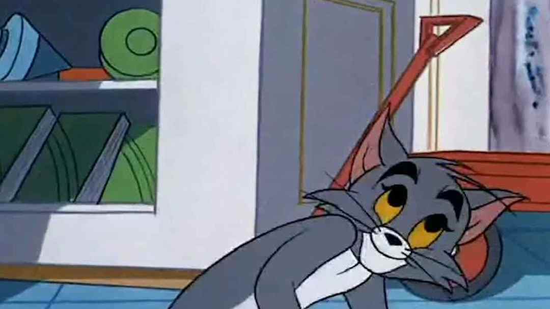 搞笑动画猫和老鼠:汤姆猫用遥控车来对付杰瑞,吓得小老鼠赶紧跑