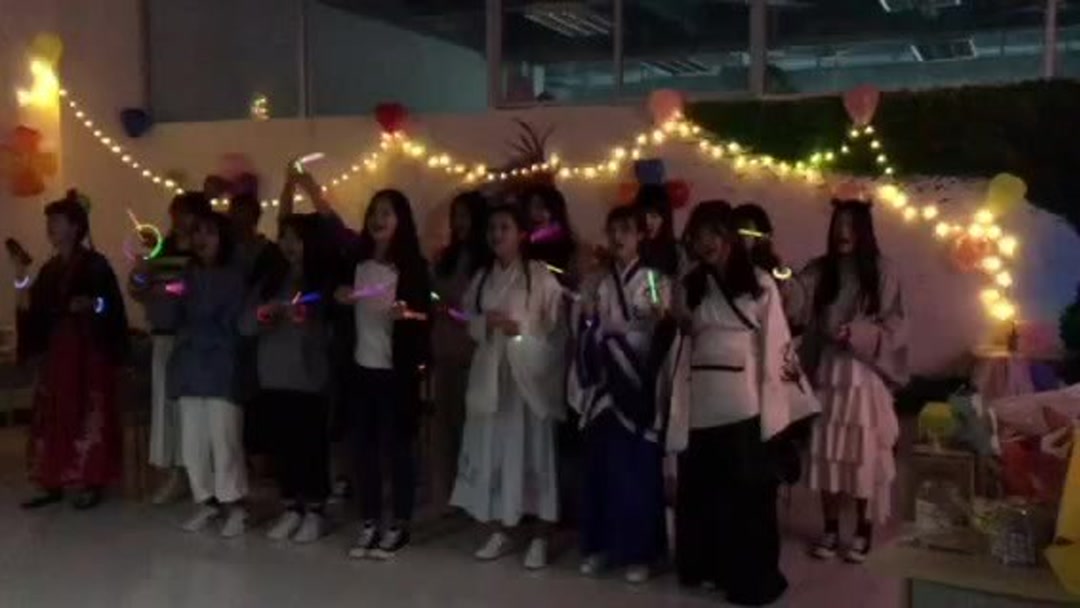 2019年元旦晚会_韶关中职学校广州校区_会计专业学生