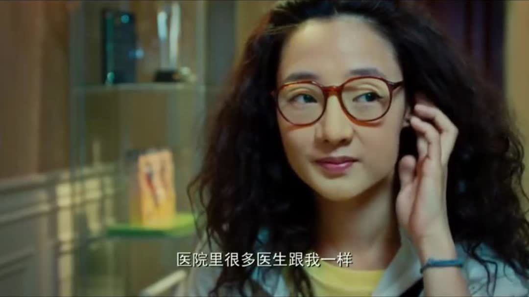 女子来整容医院,护士介绍成功案例,还都是整成明星的,不靠谱!