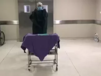 穿脱隔离衣技术