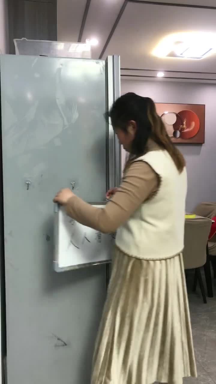 家务劳动人人有责…
