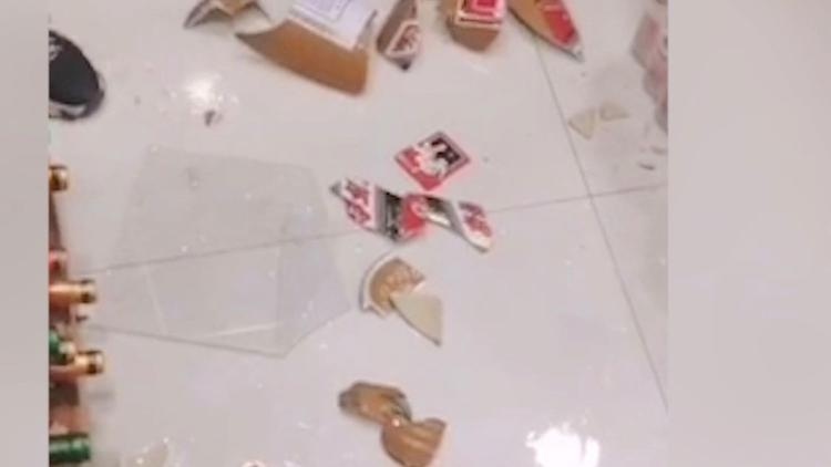 杭州一大爷收废品碰碎3万元茅台酒,店主:他打了欠条,愿赔一万