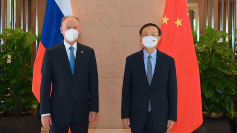 中俄合作传积极信号,一位尊贵客人抵华,美失策无法同时打赢中俄