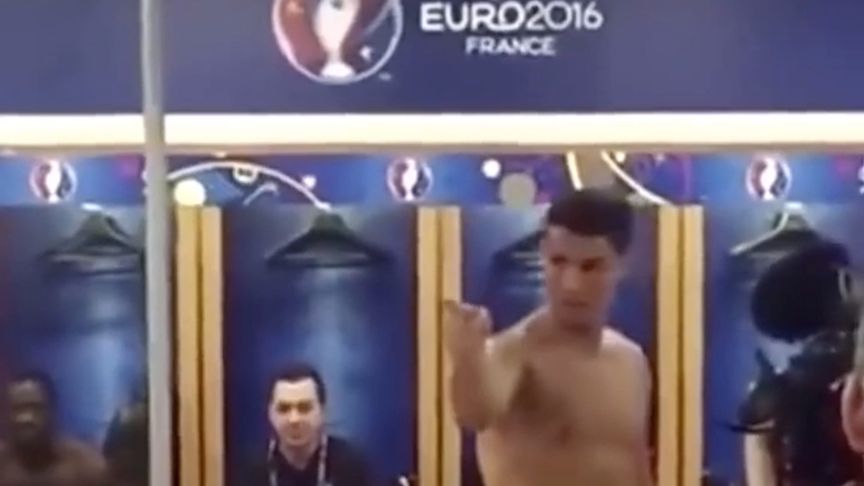 C罗欧洲杯夺冠,更衣室动情演讲!