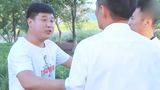 两个男的打架,结果把拉架的给打了