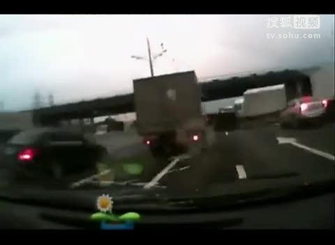 车内拍连环撞车惊魂一刻