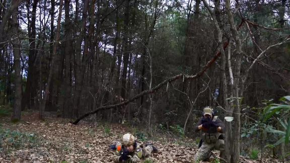 #真人CS 第一次拍微电影,放一点片段,看看大家支持不