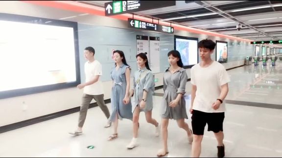 地铁变装三次方,你喜欢的样子我都有#变装大赛