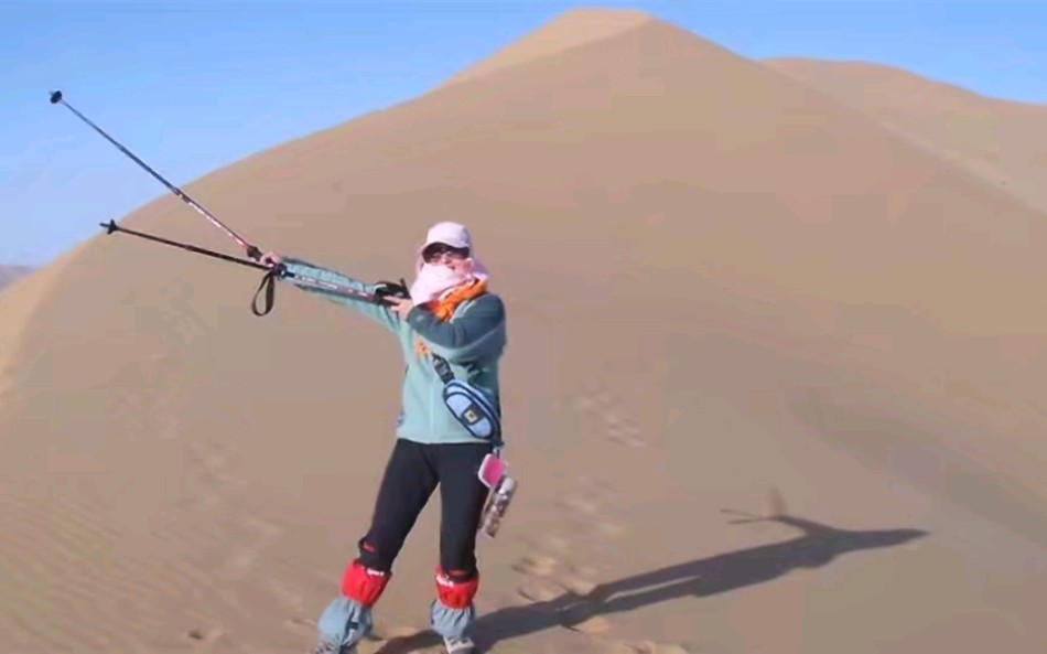 世界上最高的沙峰在茫茫沙漠上高耸云天,我的脚印曾经来踩过