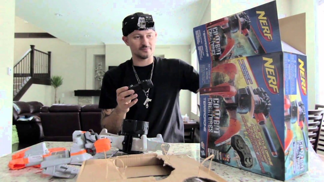 真人CS:新装备拆箱!超大威力的爆破!