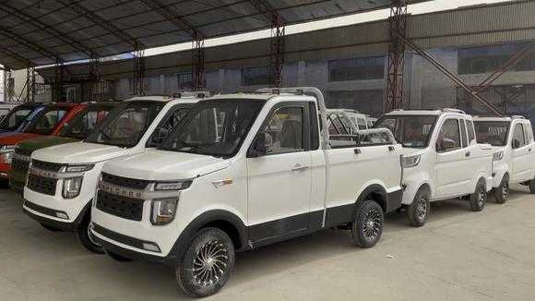 猛禽皮卡,双排皮卡车型,3000w交流电机,拉人载货两不耽误