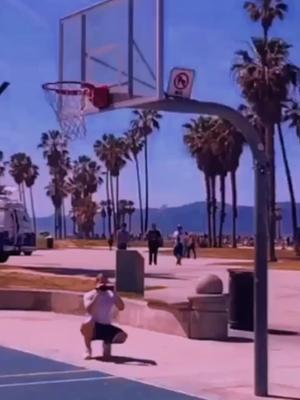 球馆唤醒,篮球梦启程。