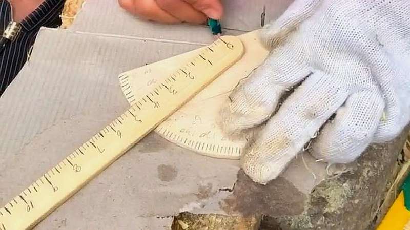 竹子做的量角器,木匠师傅太厉害了,只要你想到的他就能做的出来