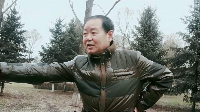 演讲者肢体语言的作用不可忽视,它能起到很好的烘托与感染作用