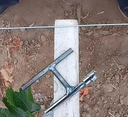 小农民大智慧,广西农民大哥自制的铁丝捆绑器,果然好用!