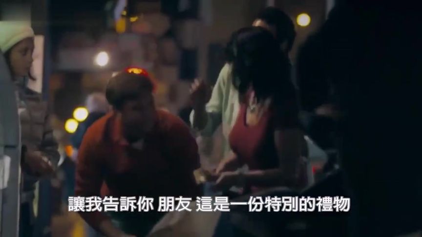 国外爆笑街头恶搞:模仿黑客入侵交通系统,导致城市瘫痪