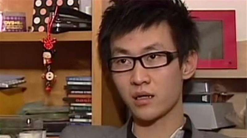 男子双臂高位截肢,在游泳比赛上大放异彩,却因病被迫放弃梦想