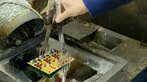 牛人创意:原来这就是制造cpu的工厂,没想到操作这么简单,老板你那里还缺人吗?