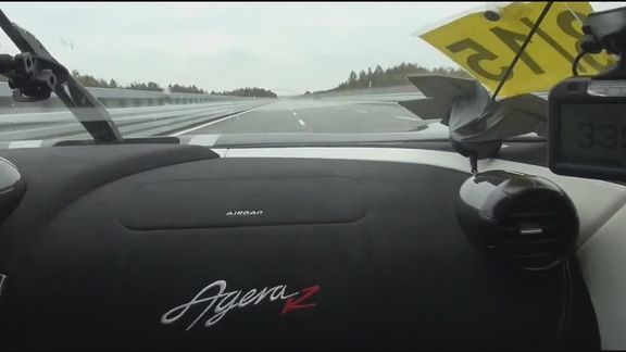 4000万的柯尼塞格极速有多恐怖?开上赛道后就知道啥叫世界最