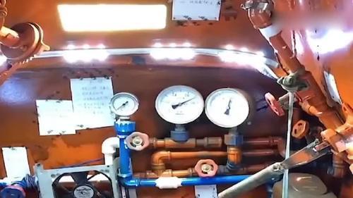 自制潜水艇高手,下水后到底会咋样?