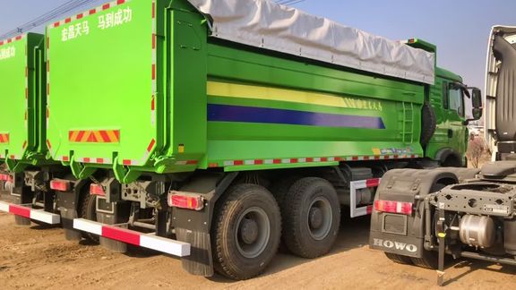 #抖音记录卡车生活 #好车抖一抖 #卡车之家 板板正正,光彩夺目