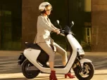 可自平衡、遥控驾驶、自驻车的电动自行车