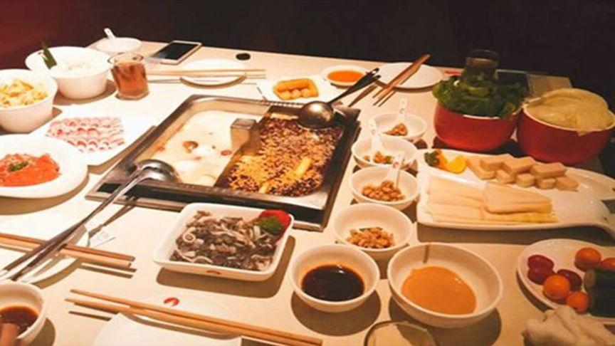 老板身价1100亿,女服务员也有10亿身价!海底捞为什么会成功?