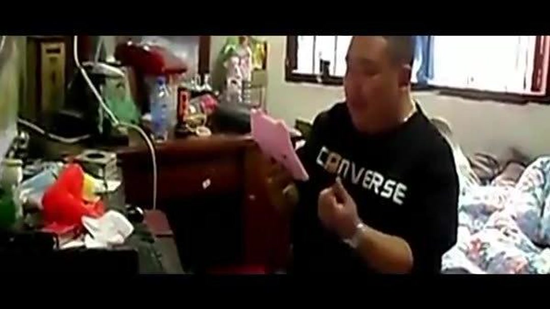 男子与计算器女友甜言蜜语1分钟!对话毫无违和感