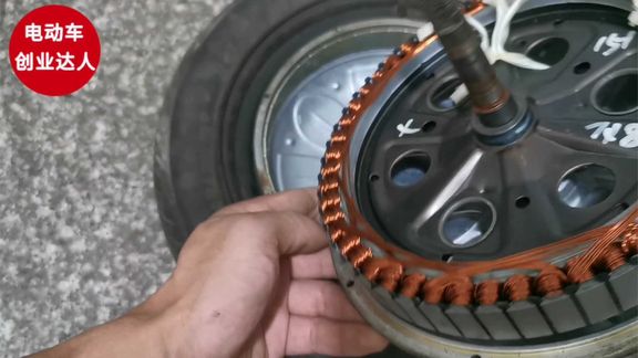 电动车装新电池跑不远的真正原因你知道吗?修车师傅详细讲解