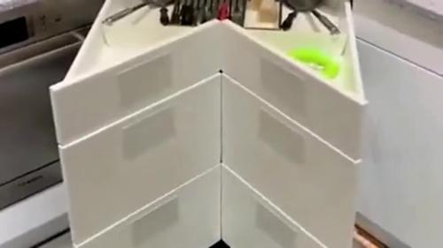 让你们见识一下,真正的厨房转角柜,不得不佩服设计师的创意