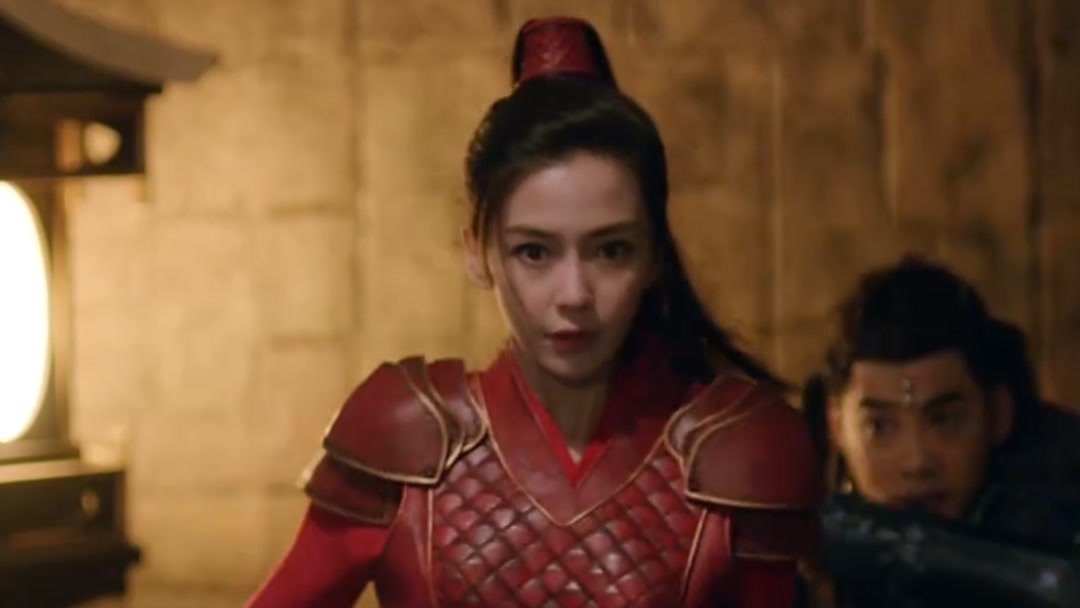 《微微一笑很倾城》杨颖玩游戏竟然掉线 好友联手一起打怪