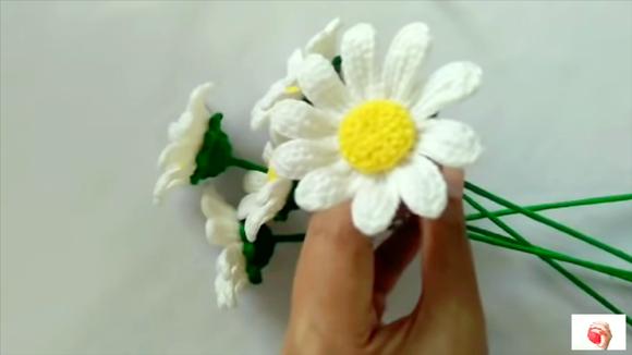 手工毛线雏菊,编织花朵,方法简单,看一遍就会